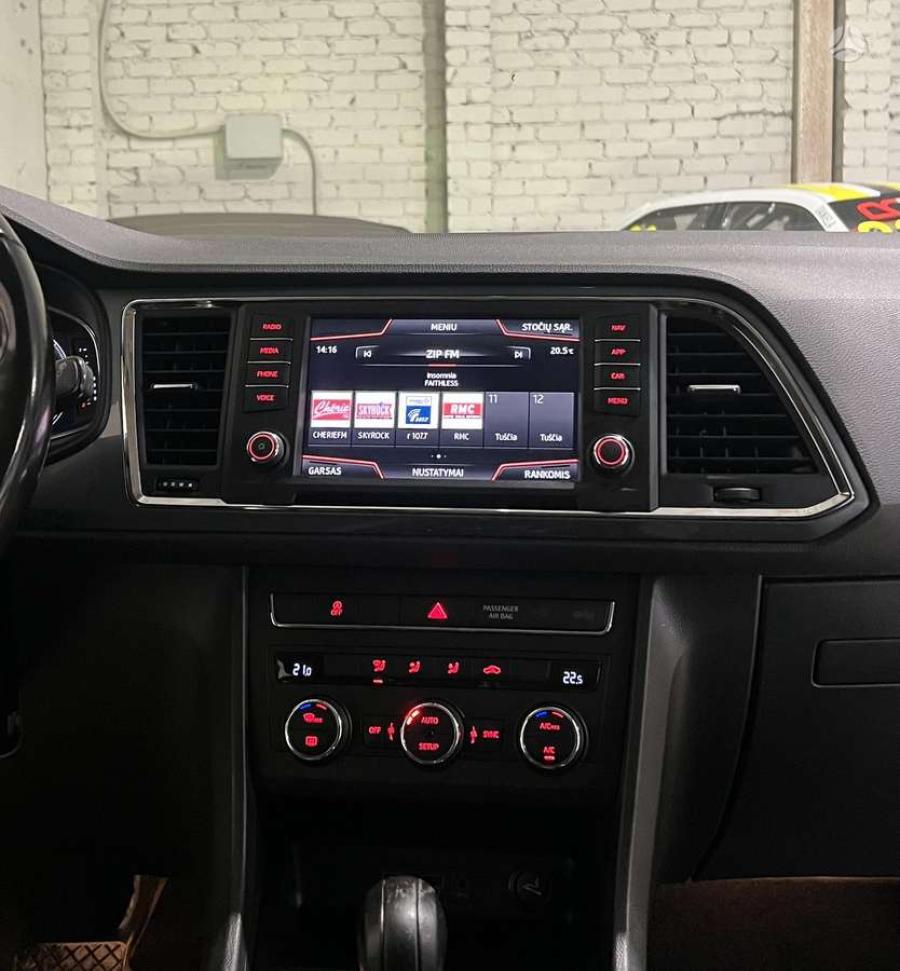 White SEAT Ateca 2019 in Klaipeda, with an engine capacity of 1.97 L and mileage of 224 thousand km for 12999 €, photo 17 on AUTOMOTO.COM.LV