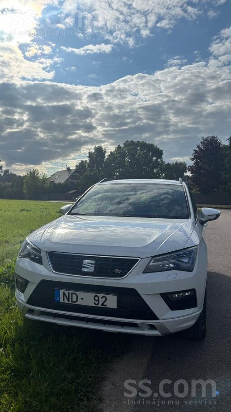 White SEAT Ateca 2019 in Riga, with an engine capacity of 1.50 L and mileage of 92 thousand km for 19490 €, photo 3 on AUTOMOTO.COM.LV