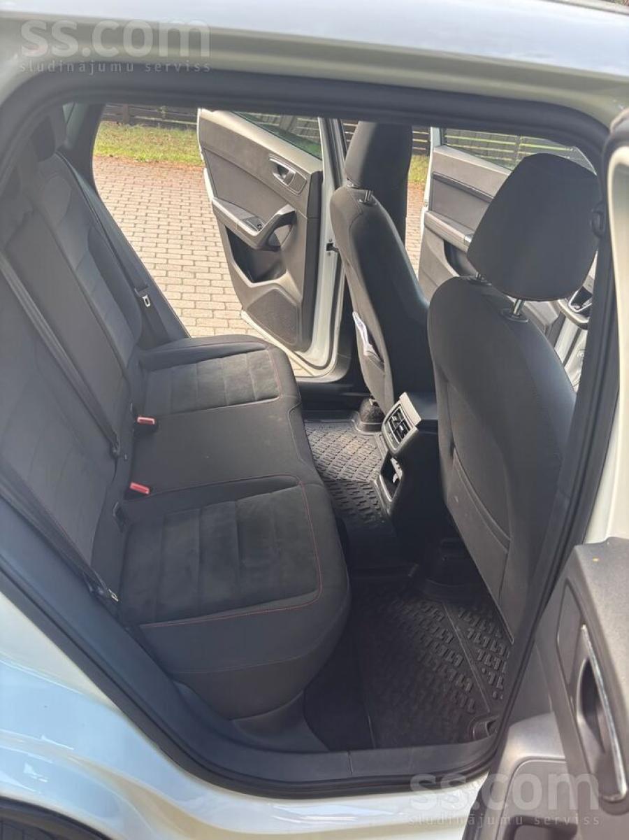 White SEAT Ateca 2019 in Riga, with an engine capacity of 1.50 L and mileage of 92 thousand km for 19490 €, photo 8 on AUTOMOTO.COM.LV