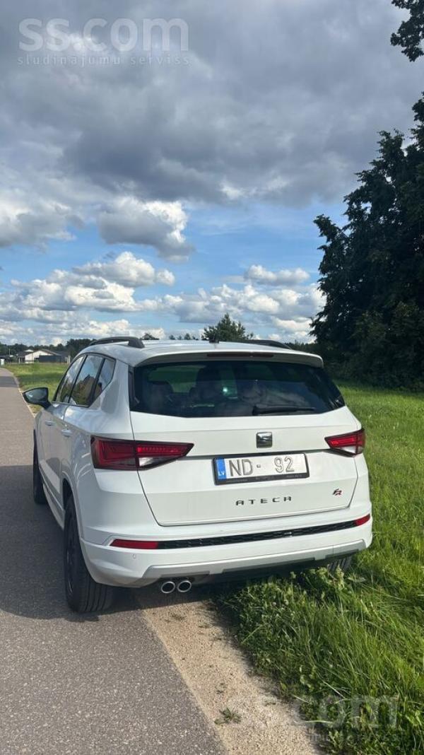 White SEAT Ateca 2019 in Riga, with an engine capacity of 1.50 L and mileage of 92 thousand km for 19490 €, photo 4 on AUTOMOTO.COM.LV