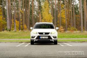 White SEAT Ateca 2019 in Riga, with an engine capacity of 1.50 L and mileage of 180 thousand km for 14490 €, photo 4 on AUTOMOTO.COM.LV