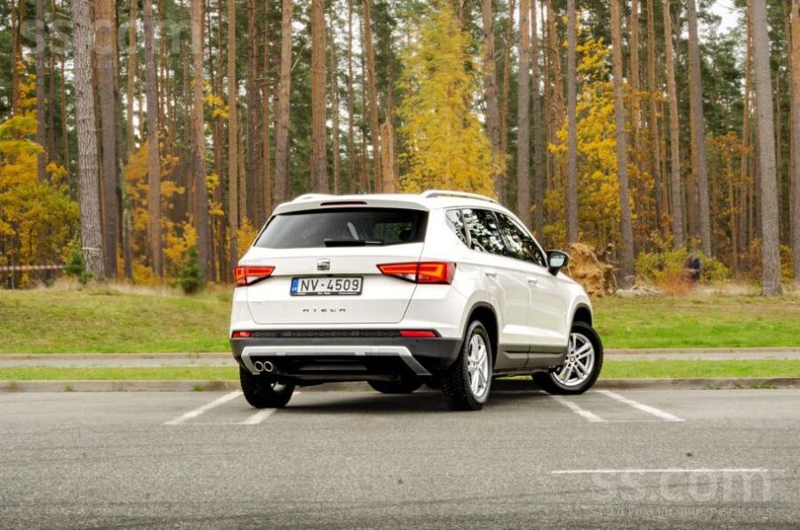 White SEAT Ateca 2019 in Riga, with an engine capacity of 1.50 L and mileage of 180 thousand km for 14490 €, photo 7 on AUTOMOTO.COM.LV