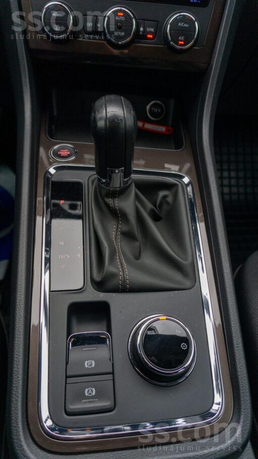 White SEAT Ateca 2019 in Riga, with an engine capacity of 1.50 L and mileage of 180 thousand km for 14490 €, photo 18 on AUTOMOTO.COM.LV