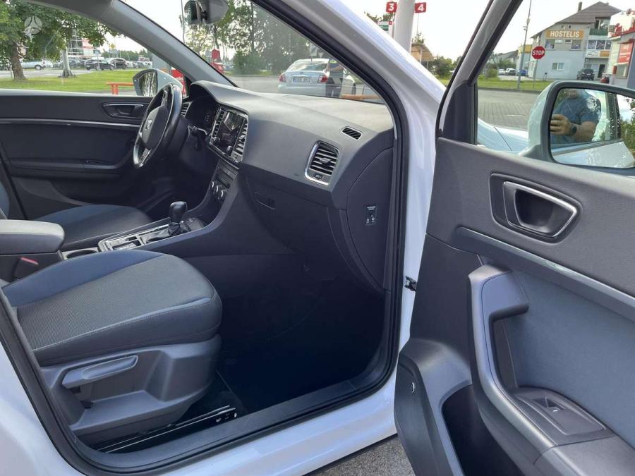 White SEAT Ateca 2020 in Taurage, with an engine capacity of 1.97 L and mileage of 296 thousand km for 10900 €, photo 10 on AUTOMOTO.COM.LV