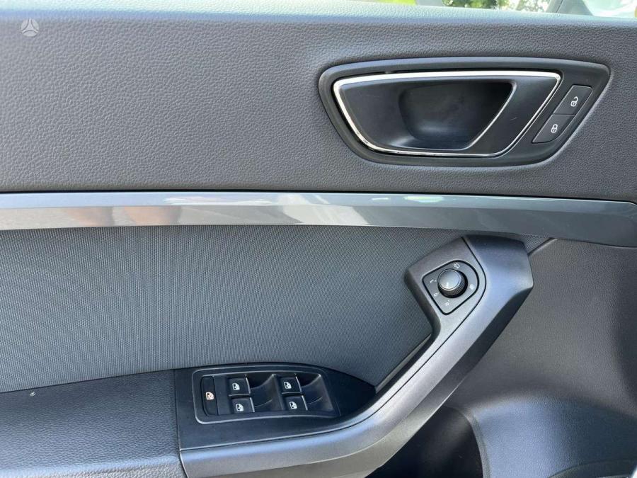 White SEAT Ateca 2020 in Taurage, with an engine capacity of 1.97 L and mileage of 296 thousand km for 10900 €, photo 13 on AUTOMOTO.COM.LV