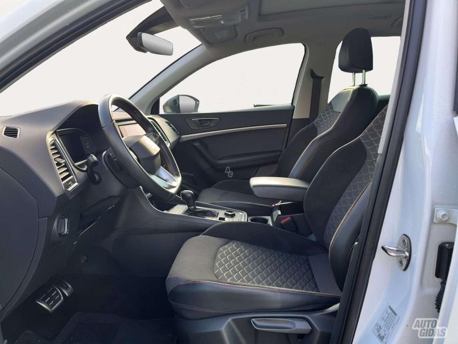 White SEAT Ateca 2021 in Kaunas, with an engine capacity of 2.00 L and mileage of 80 thousand km for 27468 €, photo 9 on AUTOMOTO.COM.LV