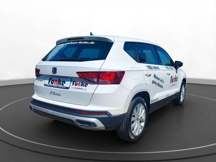 White SEAT Ateca 2022 in Kaunas, with an engine capacity of 1.50 L and mileage of 35 thousand km for 32160 €, photo 3 on AUTOMOTO.COM.LV