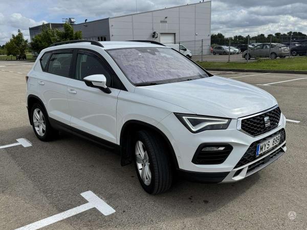 White SEAT Ateca 2022 in Siauliai, with an engine capacity of 1.50 L and mileage of 125 thousand km for 19999 €, photo 5 on AUTOMOTO.COM.LV