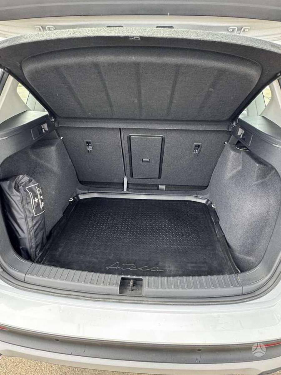 White SEAT Ateca 2022 in Siauliai, with an engine capacity of 1.50 L and mileage of 125 thousand km for 19999 €, photo 10 on AUTOMOTO.COM.LV