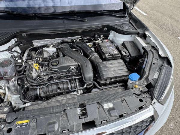White SEAT Ateca 2022 in Siauliai, with an engine capacity of 1.50 L and mileage of 125 thousand km for 19999 €, photo 10 on AUTOMOTO.COM.LV