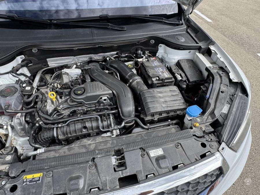 White SEAT Ateca 2022 in Siauliai, with an engine capacity of 1.50 L and mileage of 125 thousand km for 19999 €, photo 11 on AUTOMOTO.COM.LV