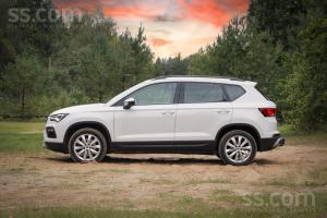White SEAT Ateca 2022 in Cesis, with an engine capacity of 2.00 L and mileage of 77 thousand km for 21500 €, photo 3 on AUTOMOTO.COM.LV