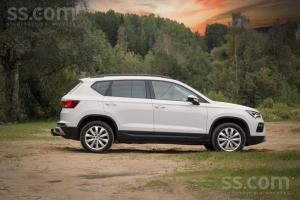 White SEAT Ateca 2022 in Cesis, with an engine capacity of 2.00 L and mileage of 77 thousand km for 21500 €, photo 4 on AUTOMOTO.COM.LV