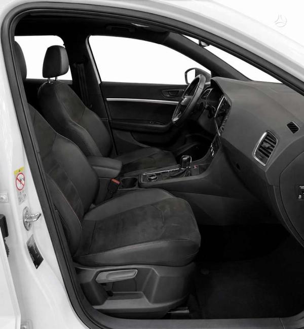 White SEAT Ateca 2023 in Kaunas, with an engine capacity of 1.97 L and mileage of 149 thousand km for 21400 €, photo 9 on AUTOMOTO.COM.LV
