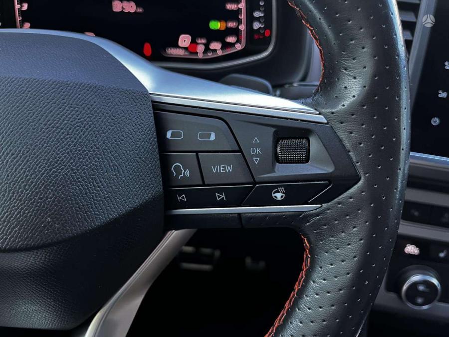 White SEAT Ateca 2023 in Vilnius, with an engine capacity of 1.97 L and mileage of 172 thousand km for 19900 €, photo 19 on AUTOMOTO.COM.LV