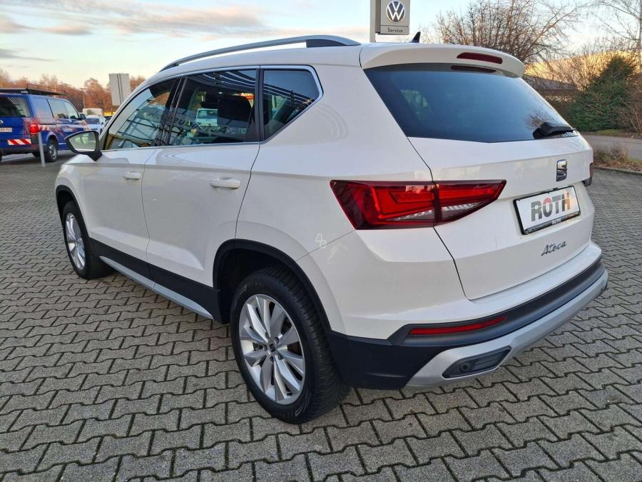 White SEAT Ateca 2024 in Kaunas, with an engine capacity of 1.50 L and mileage of 37 thousand km for 29600 €, photo 4 on AUTOMOTO.COM.LV