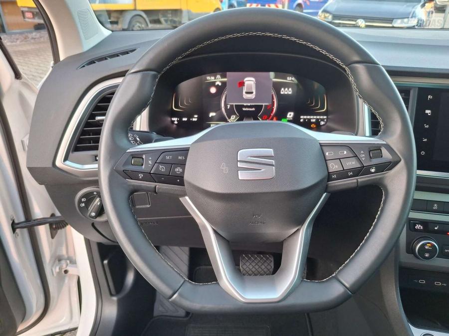 White SEAT Ateca 2024 in Kaunas, with an engine capacity of 1.50 L and mileage of 37 thousand km for 29600 €, photo 12 on AUTOMOTO.COM.LV