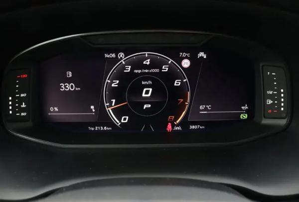 Balts SEAT Ateca 2025 Rīga, ar dzinēja tilpumu 2.00 L un nobraukumu 5 tūkst. km par 36490 €, foto 4 vietnē AUTOMOTO.COM.LV