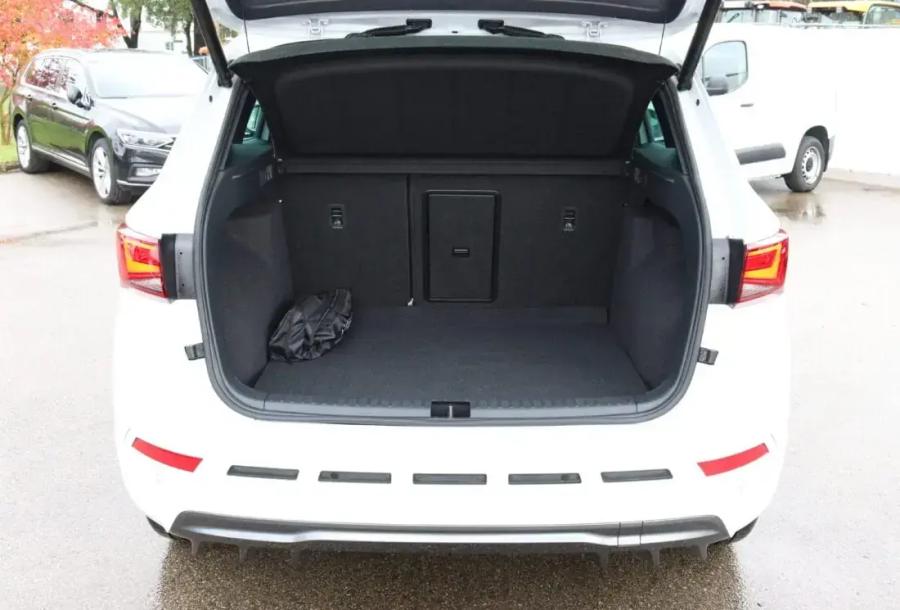 Balts SEAT Ateca 2025 Rīga, ar dzinēja tilpumu 2.00 L un nobraukumu 5 tūkst. km par 36490 €, foto 10 vietnē AUTOMOTO.COM.LV