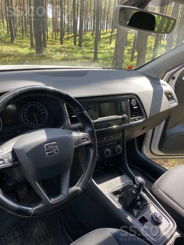 White SEAT Ateca 2017 in Riga, with an engine capacity of 2.00 L and mileage of 160 thousand km for 12600 €, photo 8 on AUTOMOTO.COM.LV