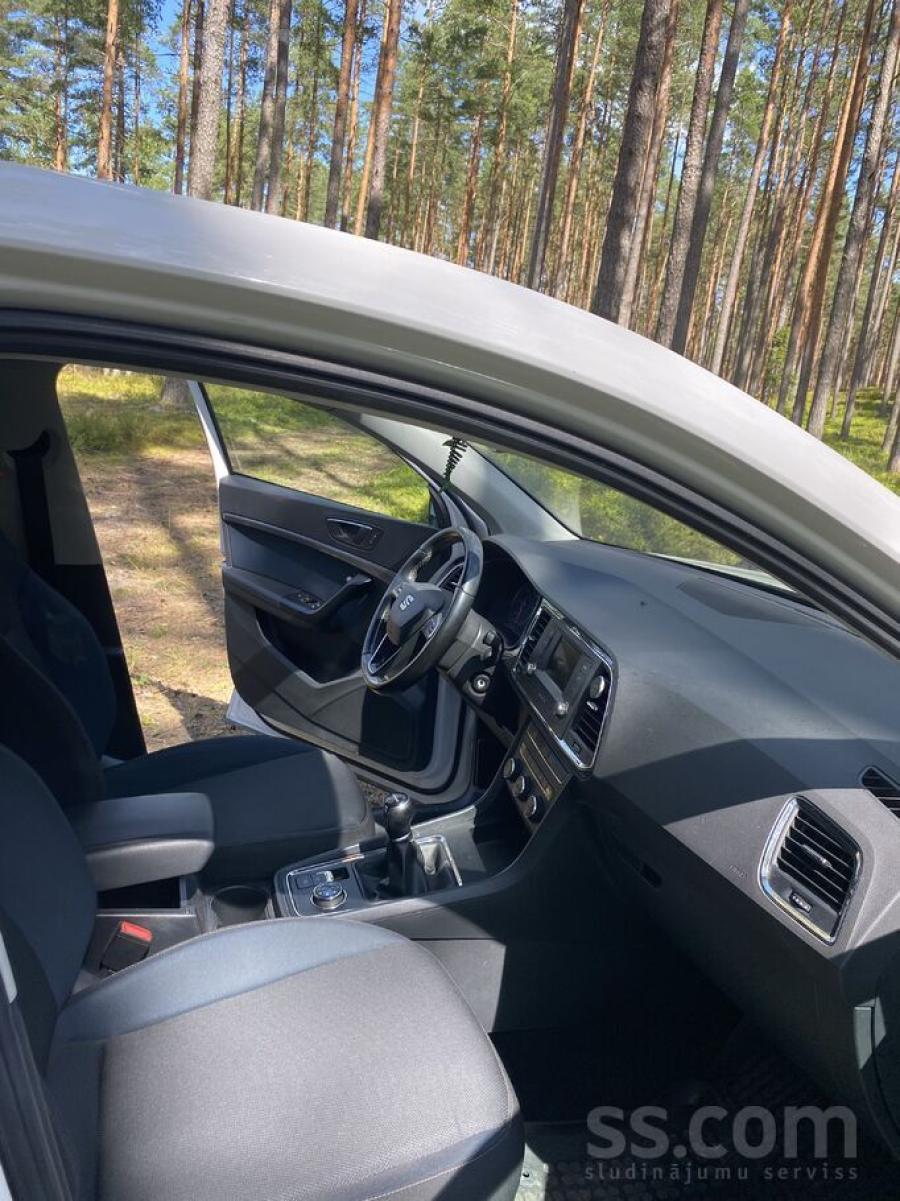 White SEAT Ateca 2017 in Riga, with an engine capacity of 2.00 L and mileage of 160 thousand km for 12600 €, photo 10 on AUTOMOTO.COM.LV