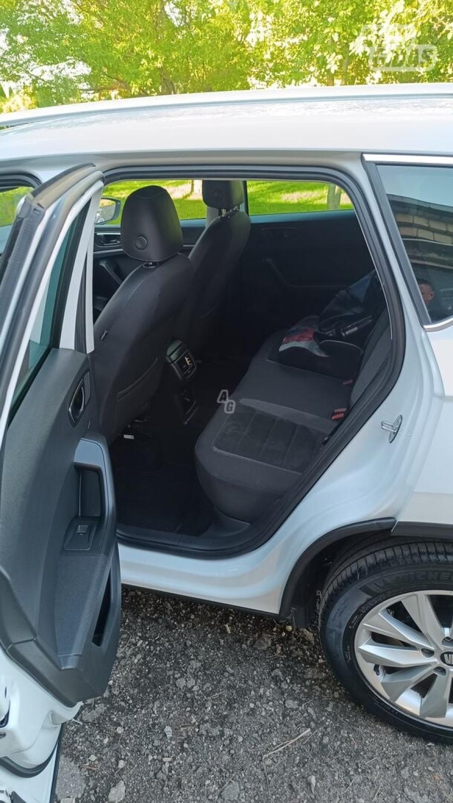 White SEAT Ateca 2019 in Alytus, with an engine capacity of 1.00 L and mileage of 154 thousand km for 10999 €, photo 21 on AUTOMOTO.COM.LV