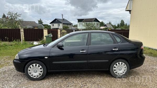 Melns SEAT Cordoba 2007 Rēzekne, ar dzinēja tilpumu 1.40 L un nobraukumu 282 tūkst. km par 1550 €, foto 2 vietnē AUTOMOTO.COM.LV