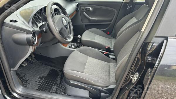 Melns SEAT Cordoba 2007 Rēzekne, ar dzinēja tilpumu 1.40 L un nobraukumu 282 tūkst. km par 1550 €, foto 7 vietnē AUTOMOTO.COM.LV