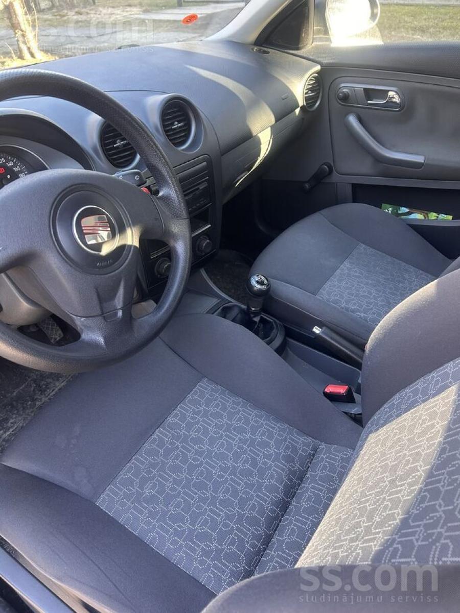 Melns SEAT Cordoba 2007 Rīga, ar dzinēja tilpumu 1.40 L un nobraukumu 210 tūkst. km par 700 €, foto 3 vietnē AUTOMOTO.COM.LV