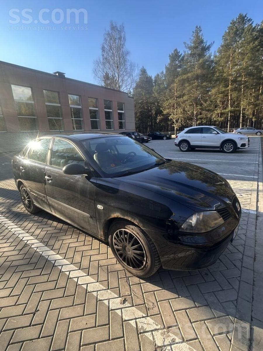 Melns SEAT Cordoba 2007 Rīga, ar dzinēja tilpumu 1.40 L un nobraukumu 210 tūkst. km par 700 €, foto 7 vietnē AUTOMOTO.COM.LV