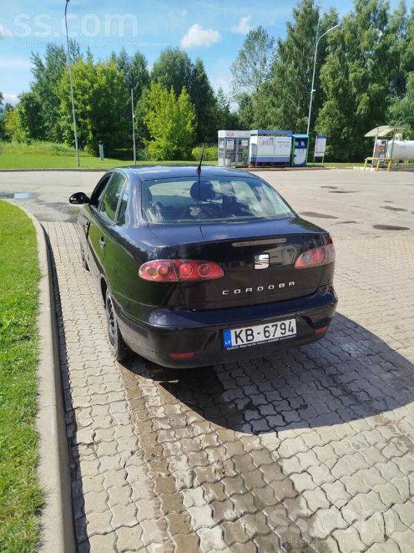 Black SEAT Cordoba 2007 in Riga, with an engine capacity of 1.40 L and mileage of 216 thousand km for 850 €, photo 3 on AUTOMOTO.COM.LV
