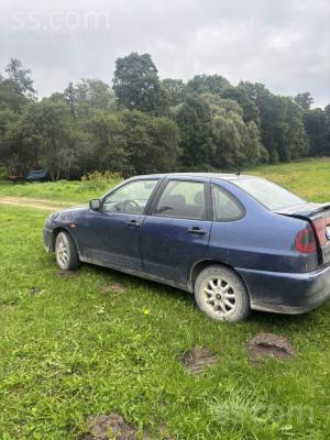 Zils SEAT Cordoba 1999 Liepāja, ar dzinēja tilpumu 1.60 L un nobraukumu 287 tūkst. km par 450 €, foto 3 vietnē AUTOMOTO.COM.LV