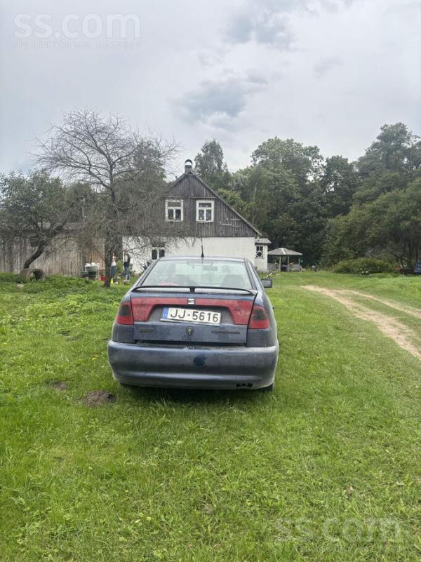 Zils SEAT Cordoba 1999 Liepāja, ar dzinēja tilpumu 1.60 L un nobraukumu 287 tūkst. km par 450 €, foto 4 vietnē AUTOMOTO.COM.LV