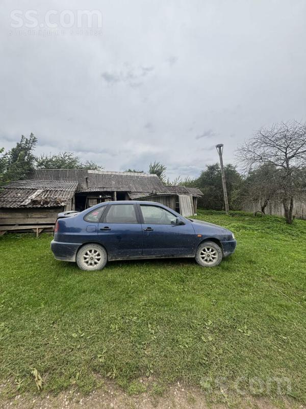 Zils SEAT Cordoba 1999 Liepāja, ar dzinēja tilpumu 1.60 L un nobraukumu 287 tūkst. km par 450 €, foto 5 vietnē AUTOMOTO.COM.LV