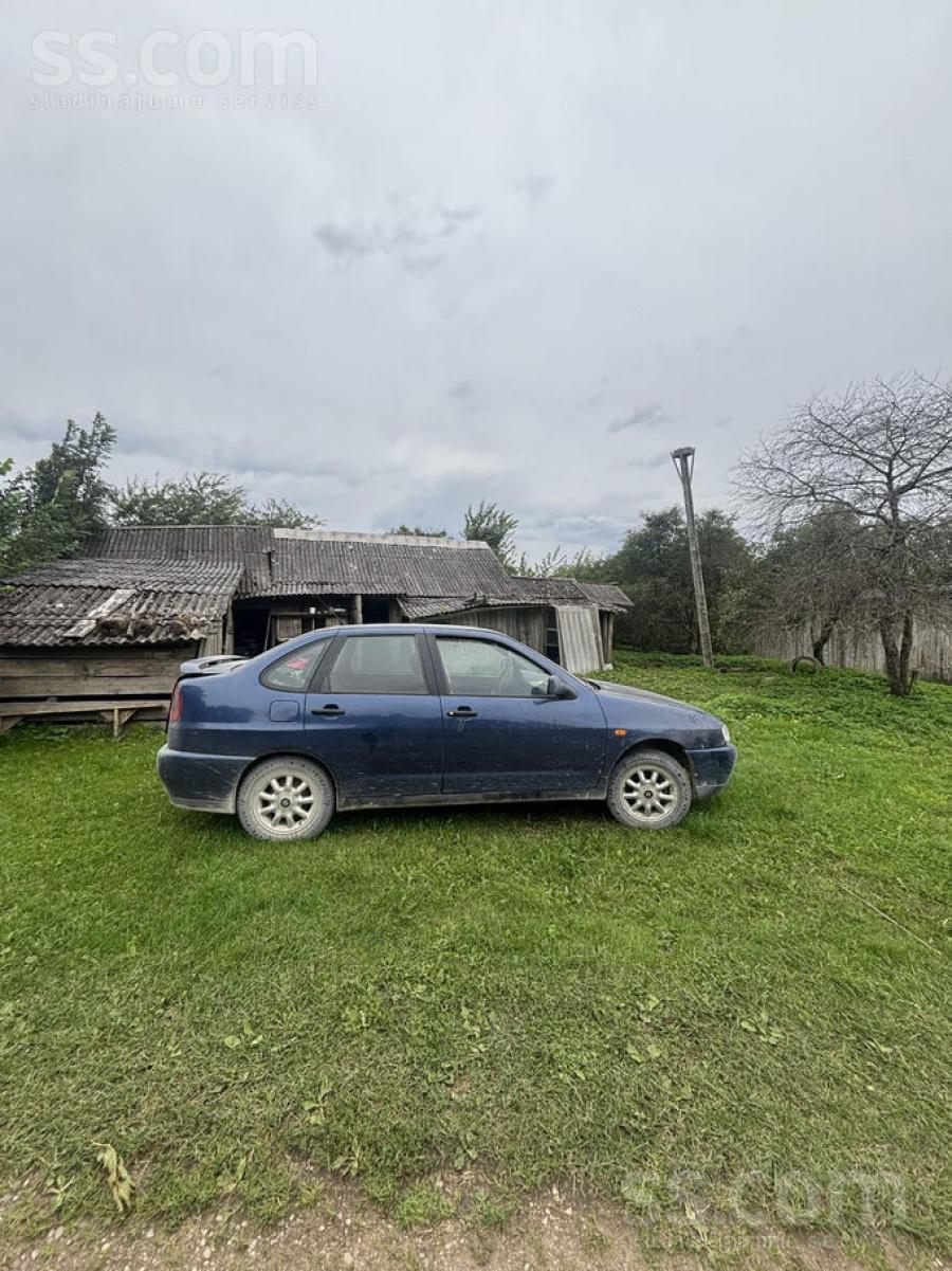 Zils SEAT Cordoba 1999 Liepāja, ar dzinēja tilpumu 1.60 L un nobraukumu 287 tūkst. km par 450 €, foto 5 vietnē AUTOMOTO.COM.LV