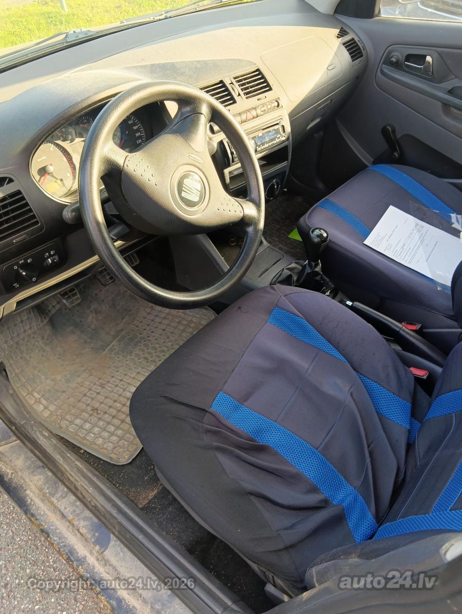 Zils SEAT Cordoba 2001 Tallina, ar dzinēja tilpumu 1.90 L un nobraukumu 275 tūkst. km par 800 €, foto 5 vietnē AUTOMOTO.COM.LV