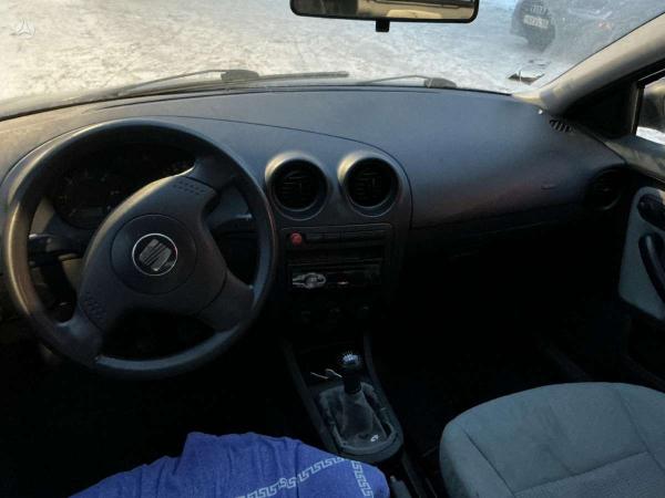Zils SEAT Cordoba 2004 Kauņa, ar dzinēja tilpumu 1.90 L un nobraukumu 399 tūkst. km par 699 €, foto 7 vietnē AUTOMOTO.COM.LV