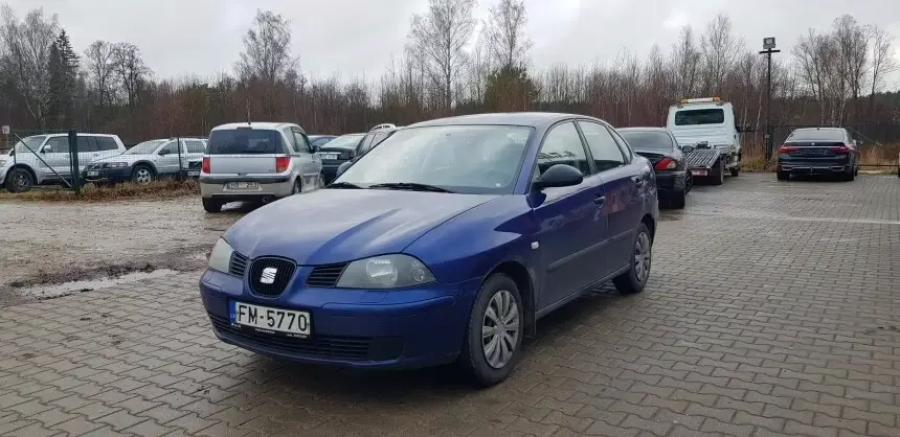 Zils SEAT Cordoba 2005 Valmiera, ar dzinēja tilpumu 1.40 L un nobraukumu 226 tūkst. km par 1000 €, foto 8 vietnē AUTOMOTO.COM.LV