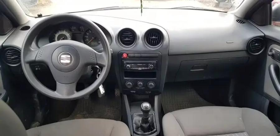 Zils SEAT Cordoba 2005 Valmiera, ar dzinēja tilpumu 1.40 L un nobraukumu 226 tūkst. km par 1000 €, foto 10 vietnē AUTOMOTO.COM.LV
