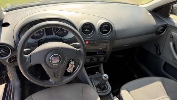 Blue SEAT Cordoba 2006 in Vilnius, with an engine capacity of 1.39 L and mileage of 184 thousand km for 950 €, photo 10 on AUTOMOTO.COM.LV