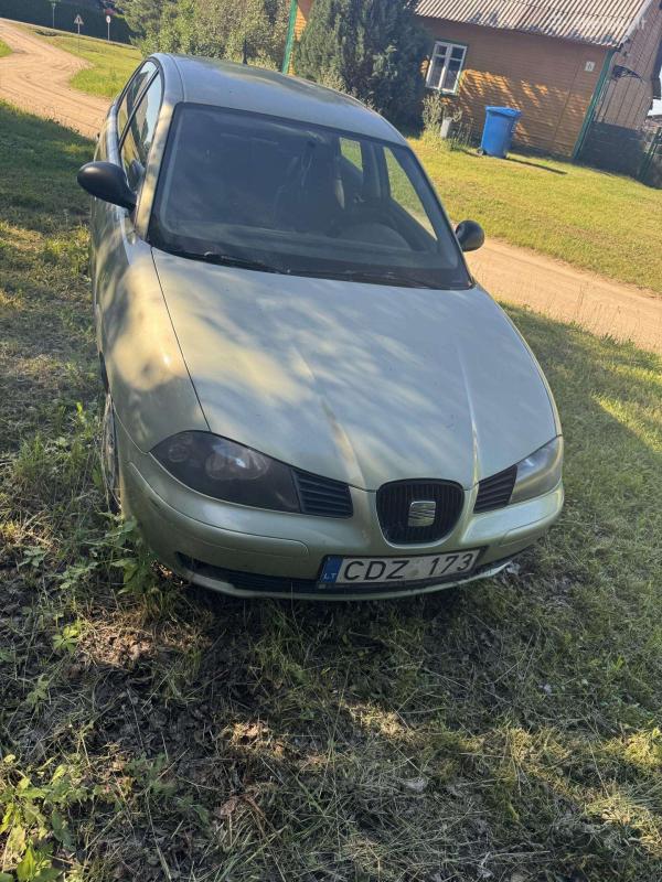 Green SEAT Cordoba 2007 in Alytus, with an engine capacity of 1.40 L and mileage of 30000 thousand km for 450 €, photo 1 on AUTOMOTO.COM.LV