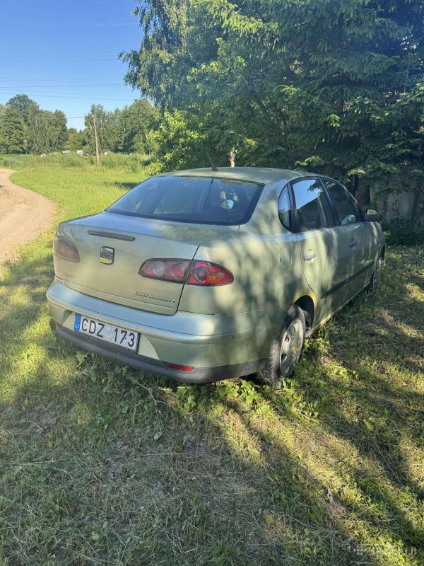 Green SEAT Cordoba 2007 in Alytus, with an engine capacity of 1.40 L and mileage of 30000 thousand km for 450 €, photo 3 on AUTOMOTO.COM.LV