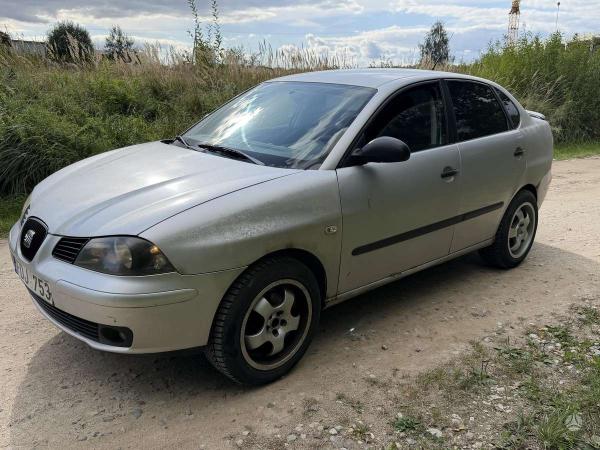 SEAT Cordoba 2004 Viļņa vietnē Pelēks SEAT Cordoba 2004 Viļņa, ar dzinēja tilpumu 1.90 L un nobraukumu 274 tūkst. km par 500 €, foto 6 vietnē AUTOMOTO.COM.LV
