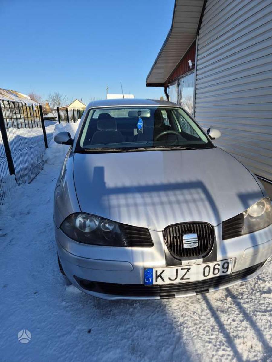 Grey SEAT Cordoba 2005 in Rokiskis, with an engine capacity of 1.42 L and mileage of 280 thousand km for 750 €, photo 2 on AUTOMOTO.COM.LV