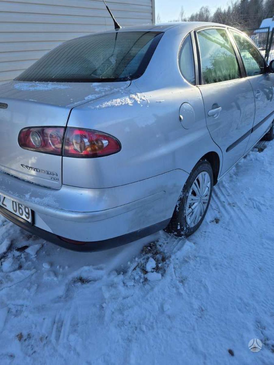 Grey SEAT Cordoba 2005 in Rokiskis, with an engine capacity of 1.42 L and mileage of 280 thousand km for 750 €, photo 8 on AUTOMOTO.COM.LV
