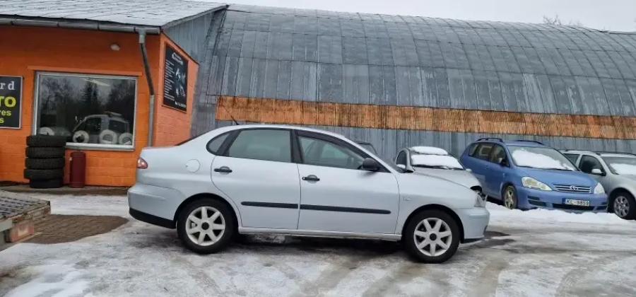Pelēks SEAT Cordoba 2006 Valmiera, ar dzinēja tilpumu 1.40 L un nobraukumu 227 tūkst. km par 1370 €, foto 3 vietnē AUTOMOTO.COM.LV