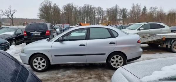 Pelēks SEAT Cordoba 2006 Valmiera, ar dzinēja tilpumu 1.40 L un nobraukumu 227 tūkst. km par 1370 €, foto 6 vietnē AUTOMOTO.COM.LV