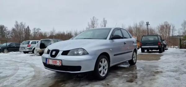 Pelēks SEAT Cordoba 2006 Valmiera, ar dzinēja tilpumu 1.40 L un nobraukumu 227 tūkst. km par 1370 €, foto 7 vietnē AUTOMOTO.COM.LV