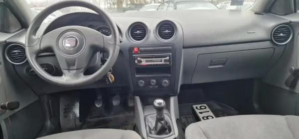 Pelēks SEAT Cordoba 2006 Valmiera, ar dzinēja tilpumu 1.40 L un nobraukumu 227 tūkst. km par 1370 €, foto 9 vietnē AUTOMOTO.COM.LV