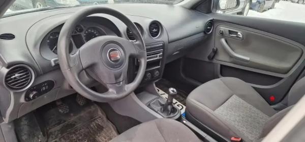 Pelēks SEAT Cordoba 2006 Valmiera, ar dzinēja tilpumu 1.40 L un nobraukumu 227 tūkst. km par 1370 €, foto 10 vietnē AUTOMOTO.COM.LV